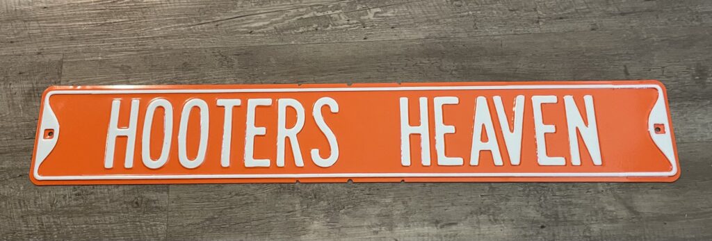 Hooters Heaven – Metal Signs