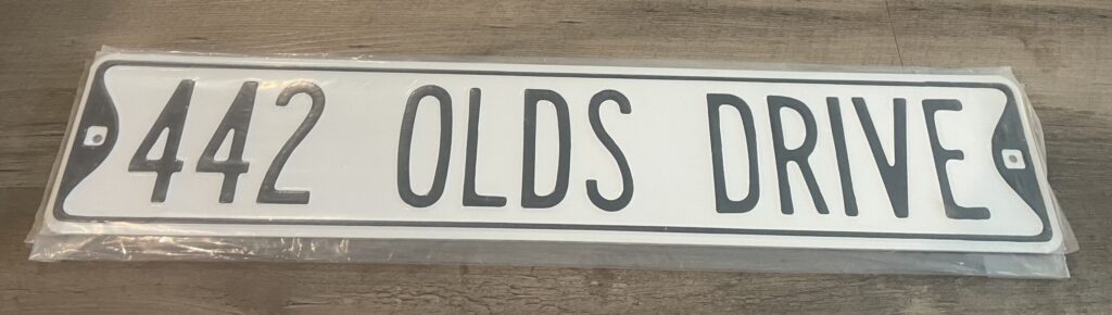 442 Olds Drive – Metal Signs
